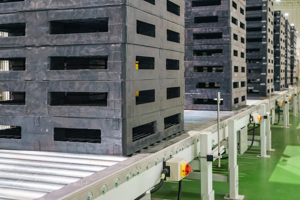 Plastic Use in the Logistics Industry | Richfields Blog