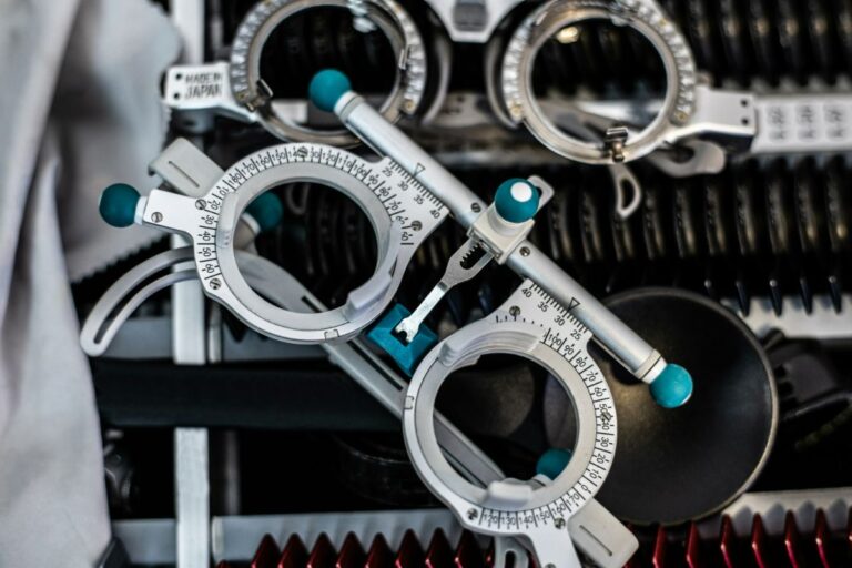 How Precision Plastic Injection Molding Shapes Optic Lenses