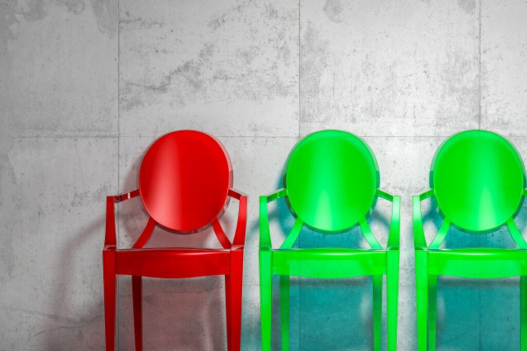Advantages of Using Injection Molded Plastic Chairs in Outdoor Settings